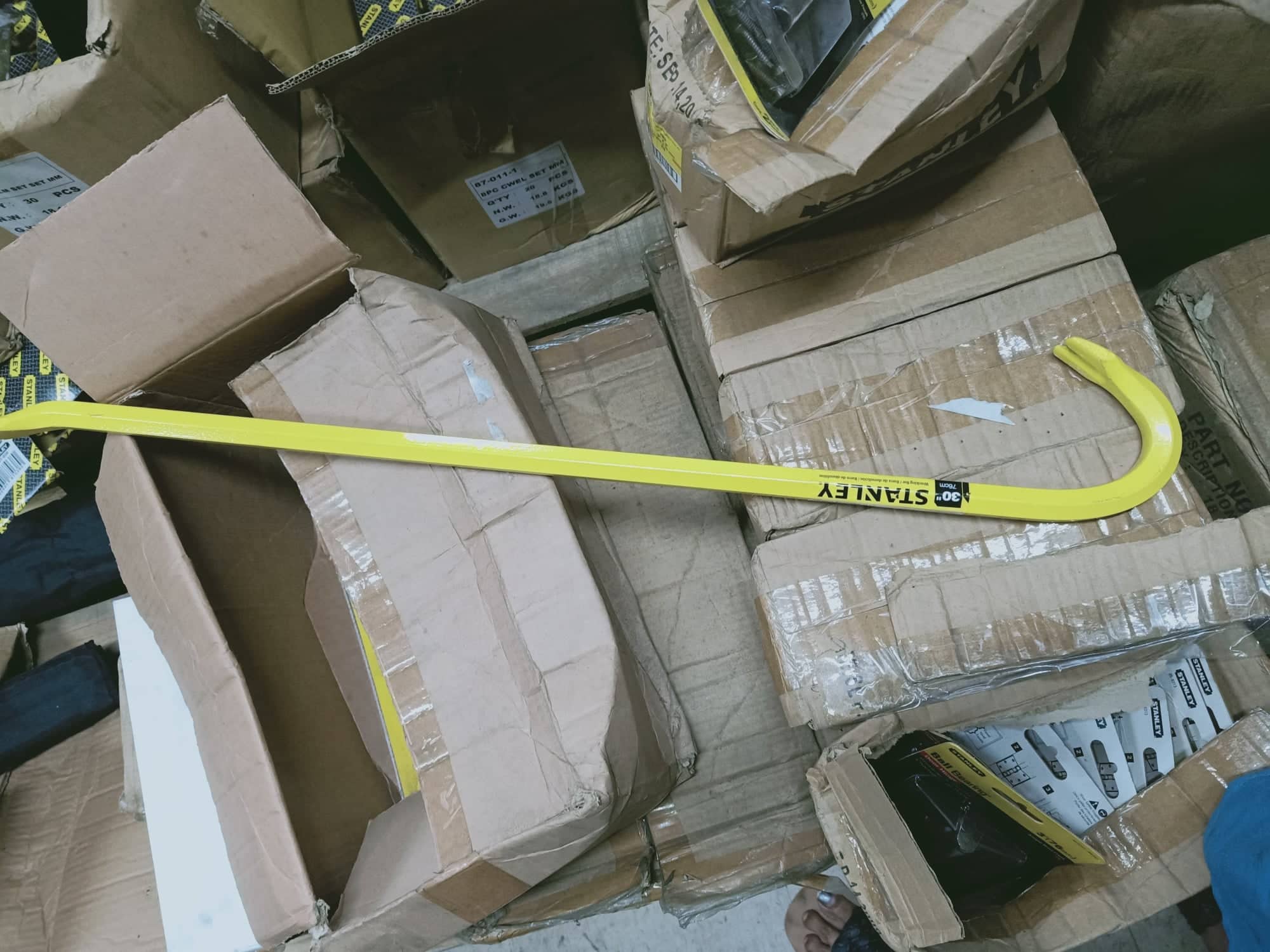 STANLEY HEXAGONAL RIPPING BAR (CLAW BAR) 3/4" #55-130 30" | Lazada PH