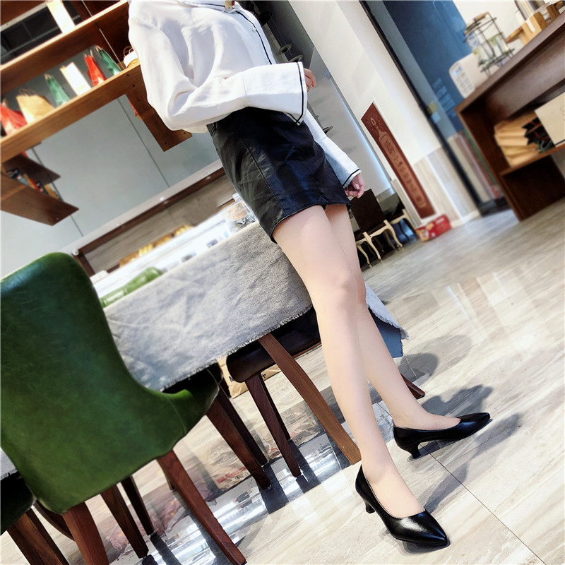 Children's stiletto heels with black high heels are matched with ...