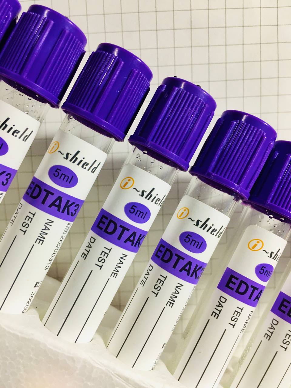 Purple or Lavender Vacutainer with EDTA Additive or Purple Vacuum Tube ...
