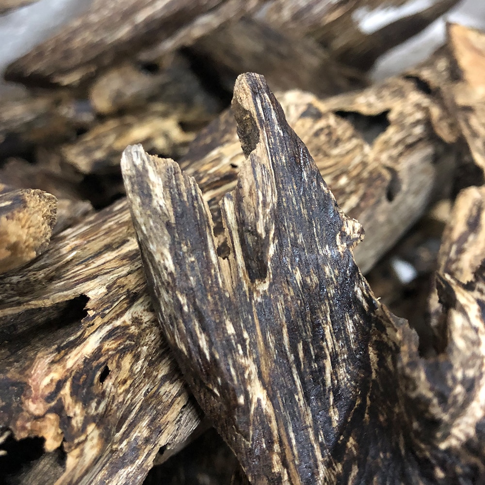 Vietnam Agarwood Black Oil Pure Natural Aromatherapy Agarwood Wood ...