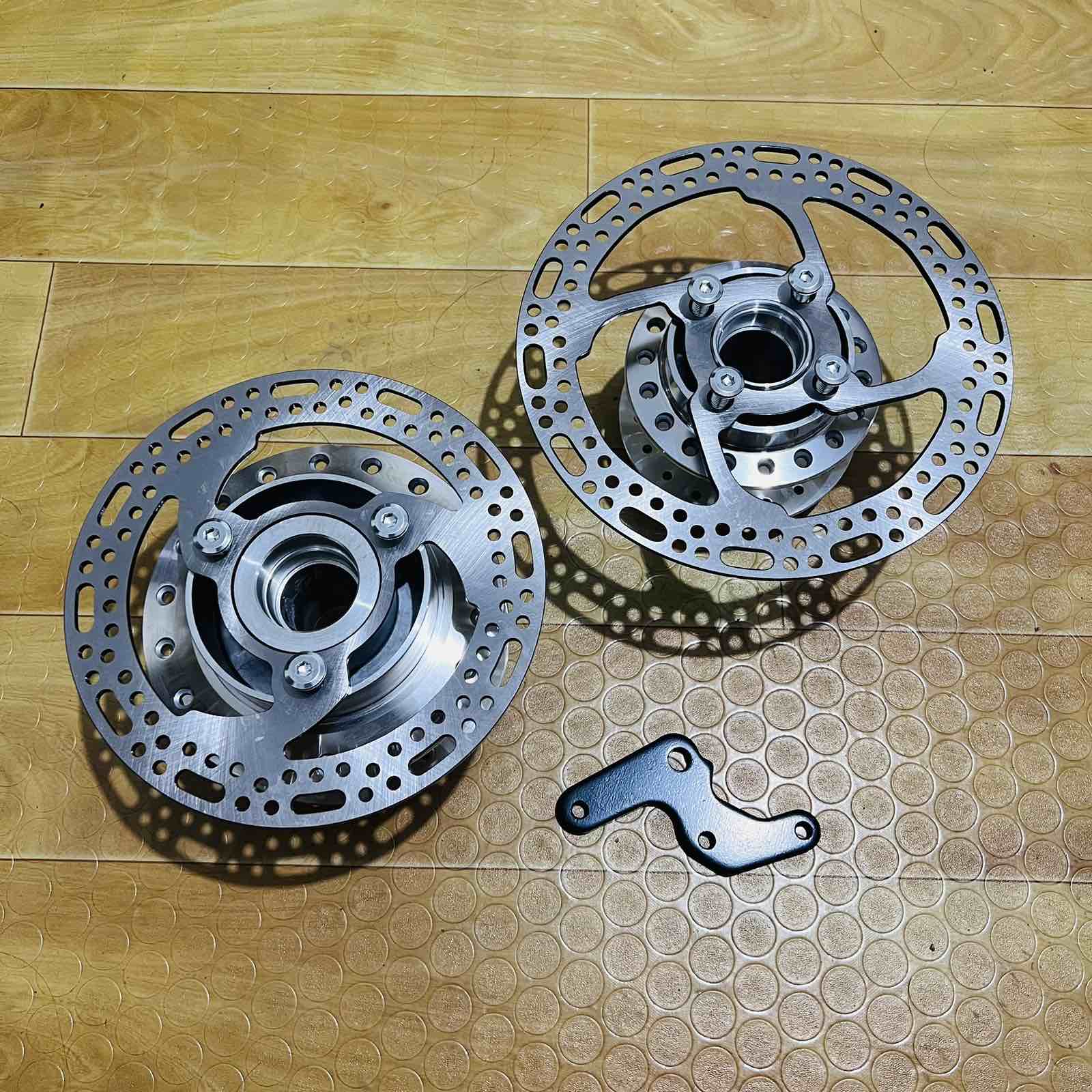 Hub Set with Bearing & Spacer + Disc/Bracket ( FREE BOLTS ) for Raider ...