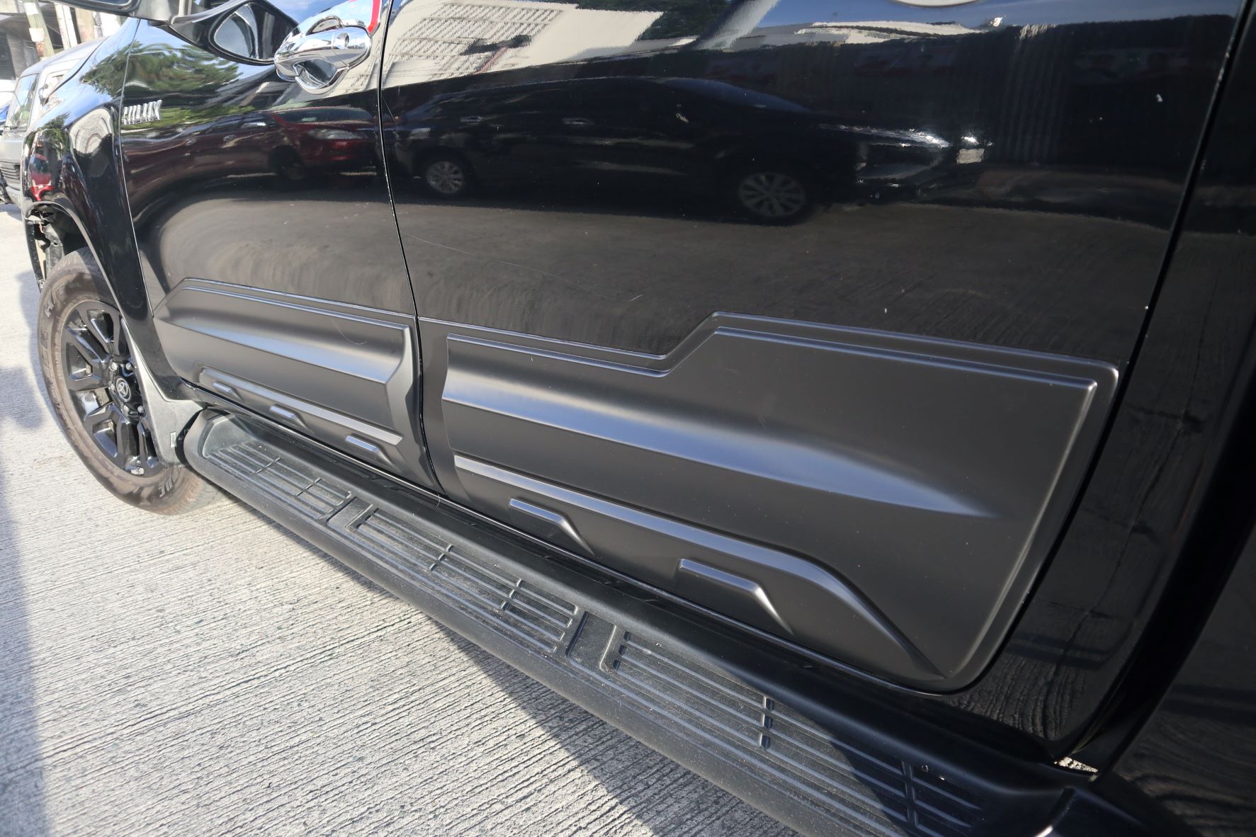 Toyota Hilux Revo / Conquest Body Cladding | Lazada PH