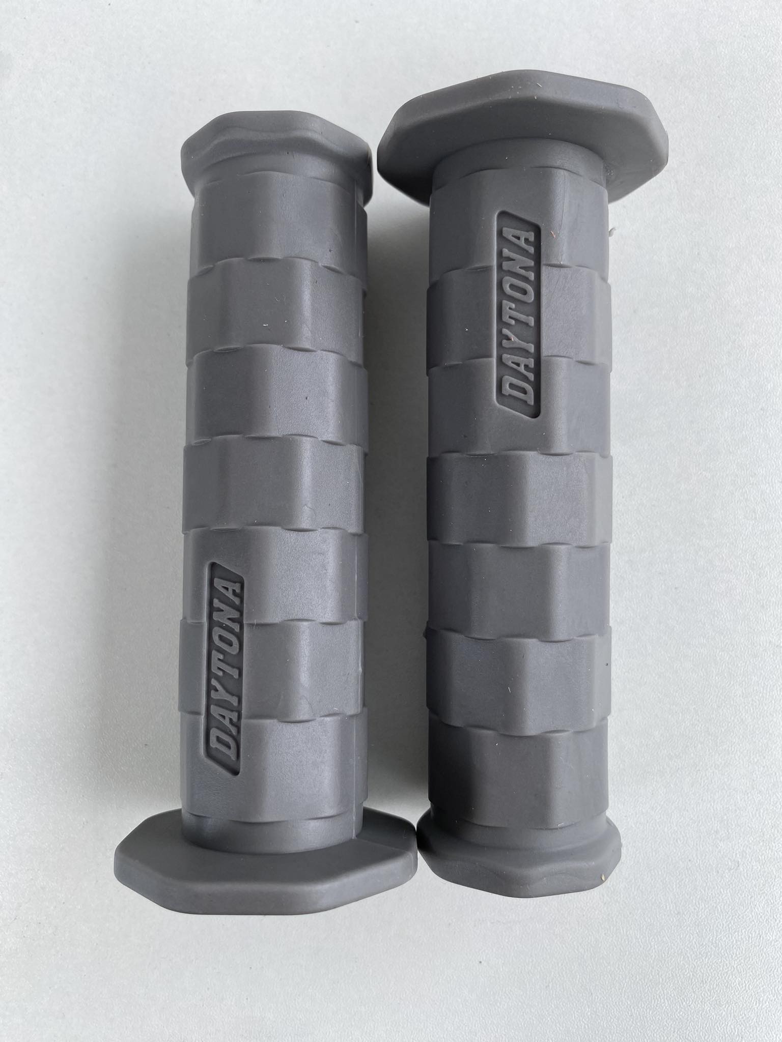 DAYTONA Handle Grip Rubber Grip Universal 1pair color Black/Red/Blue ...