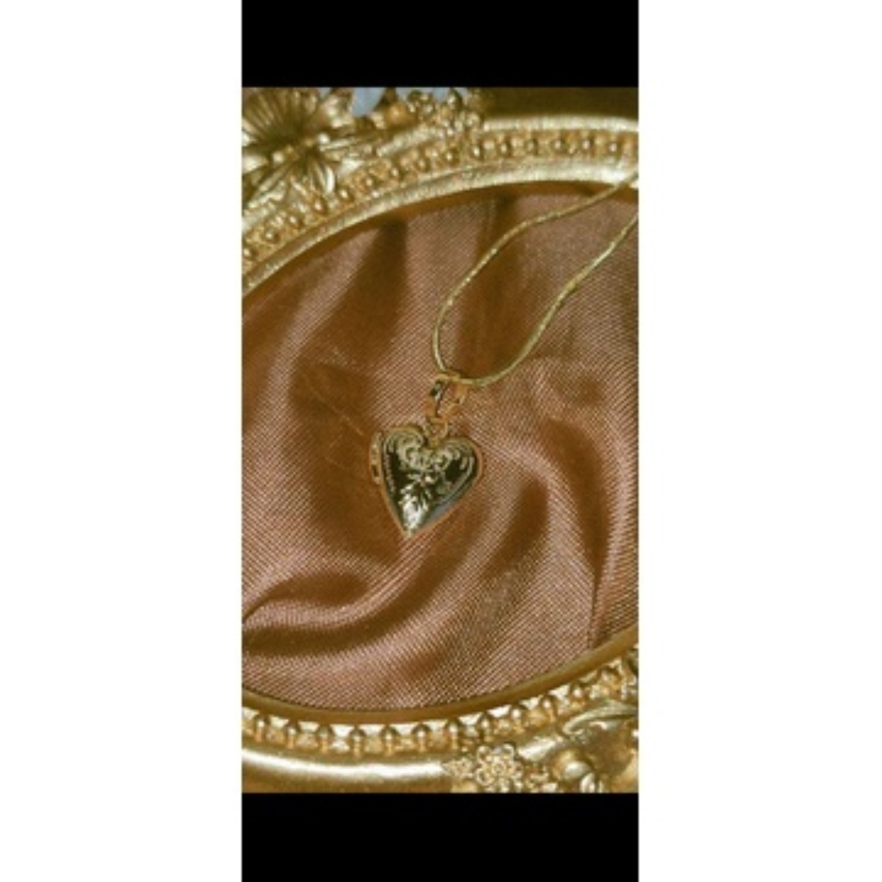 Classics - Locket Necklace Taylor Swift Locket FREE PHOTO INSIDE Tala ...