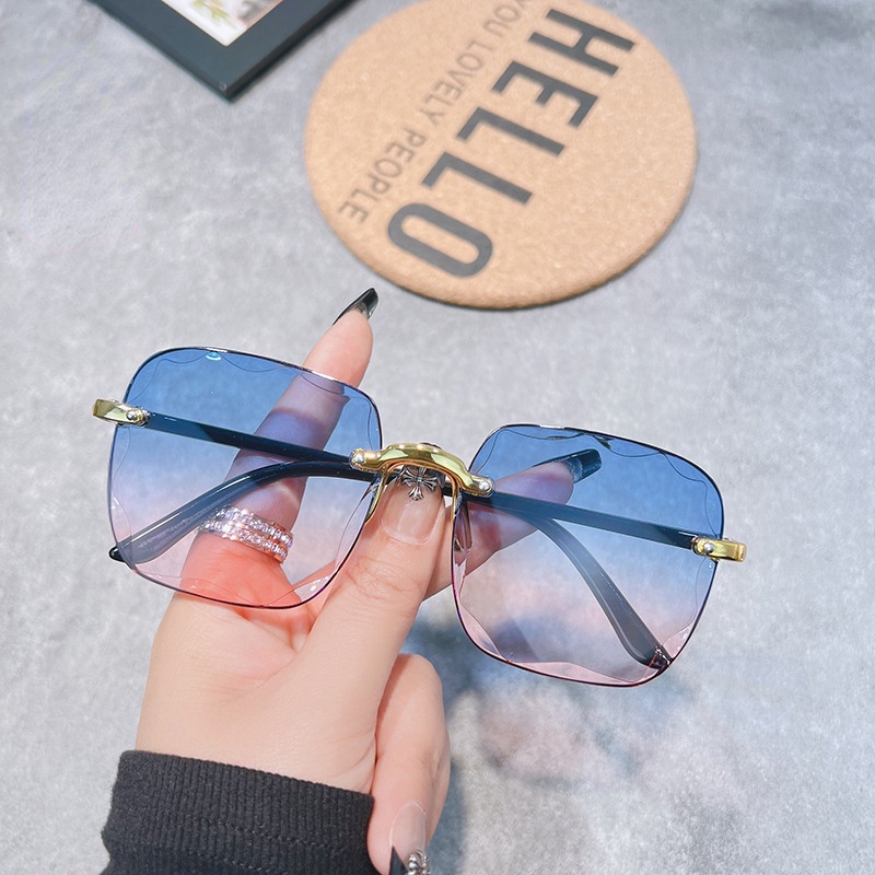 (GENTLE MOSCOT) New Sunglasses for Women Fashion Rimless Beach Gradient ...