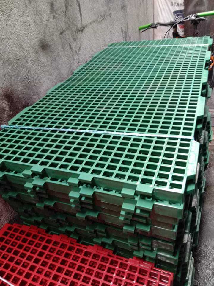 2x4 heavy duty dog/goat plastic matting 2ft x 4ft for pets, goat, pigs ...