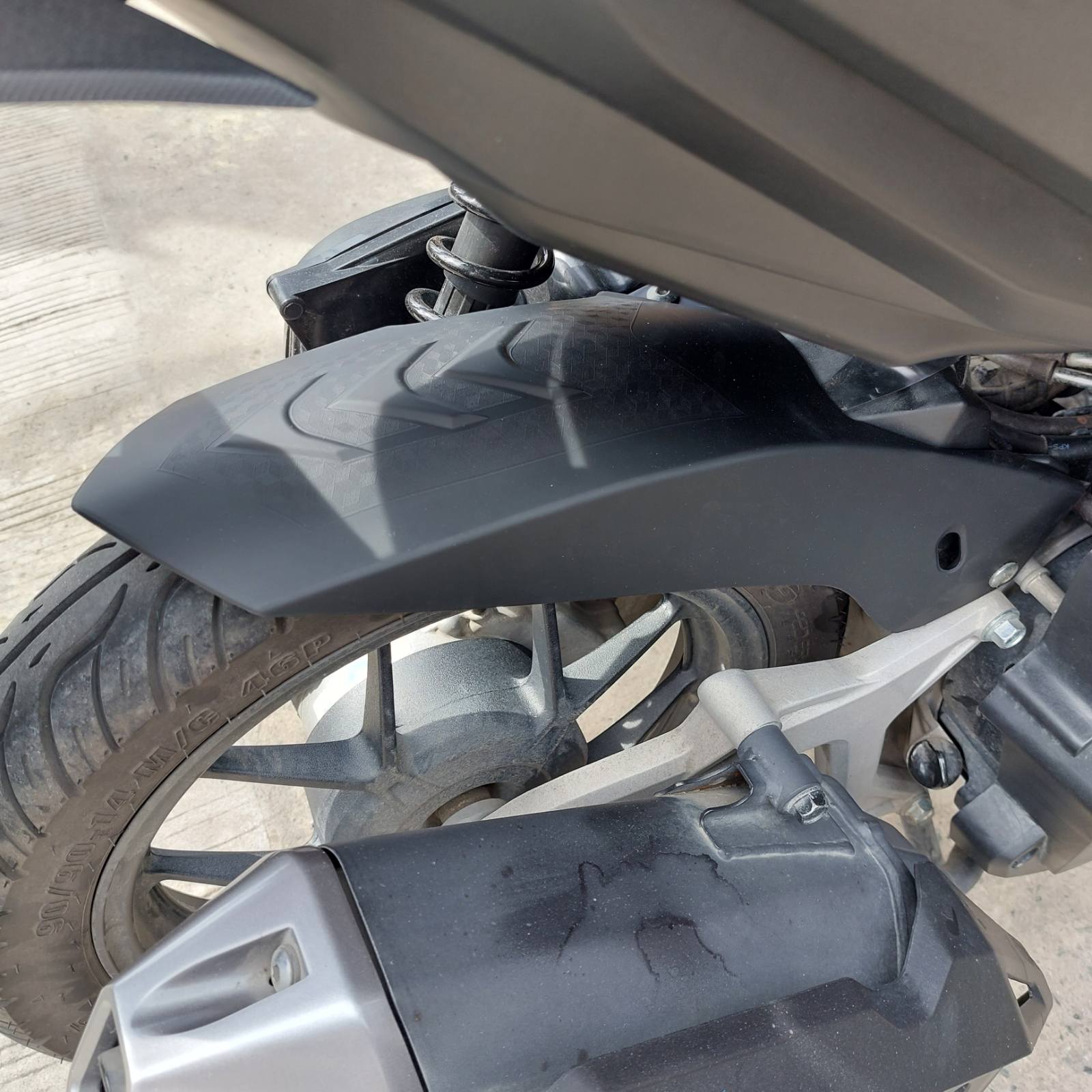 Carbon tire hugger/Rear mudguard fit for Honda Click for V1 V2 V3 ...