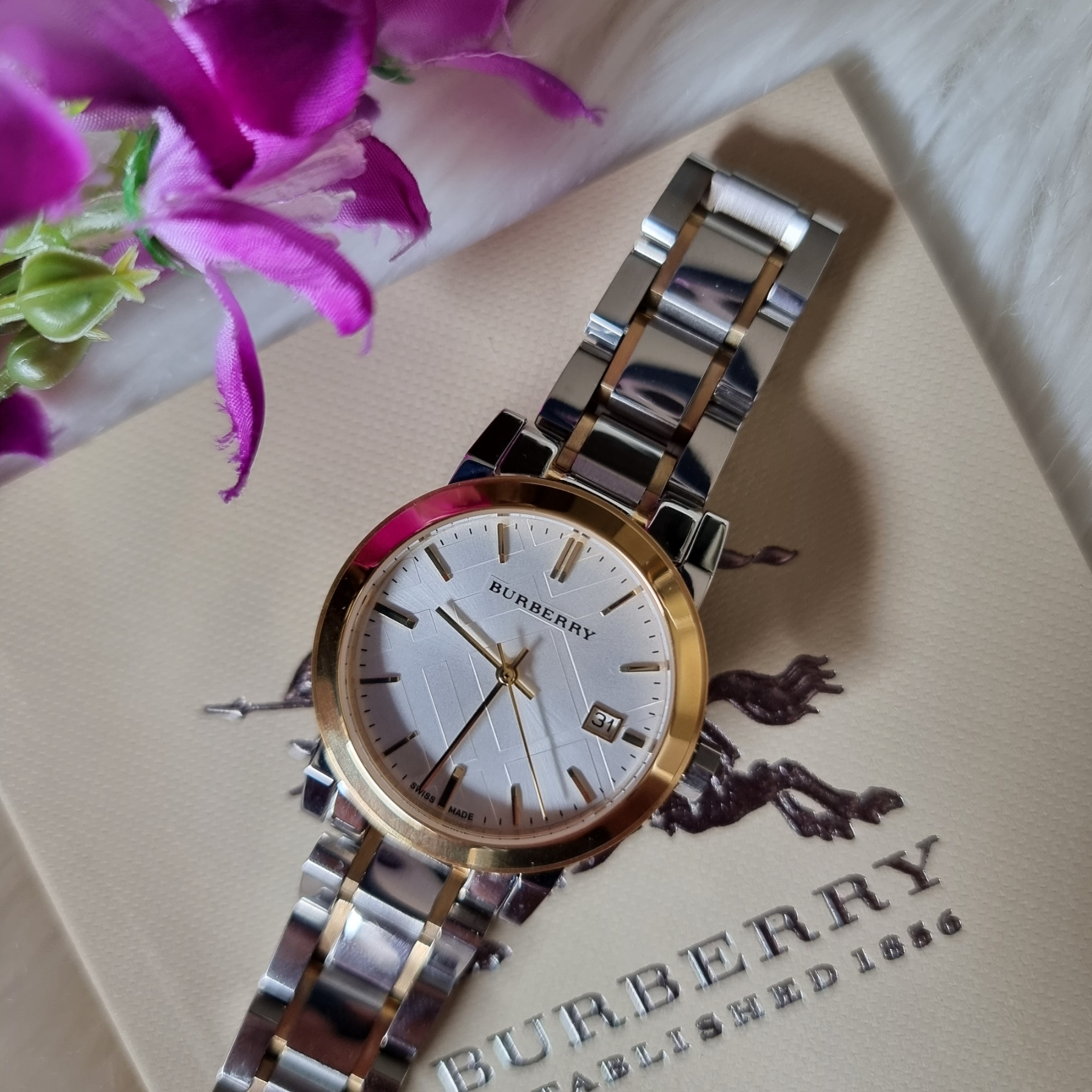 Original Burberry Heritage Silver Dial Two-tone Silver and Gold-tone ...