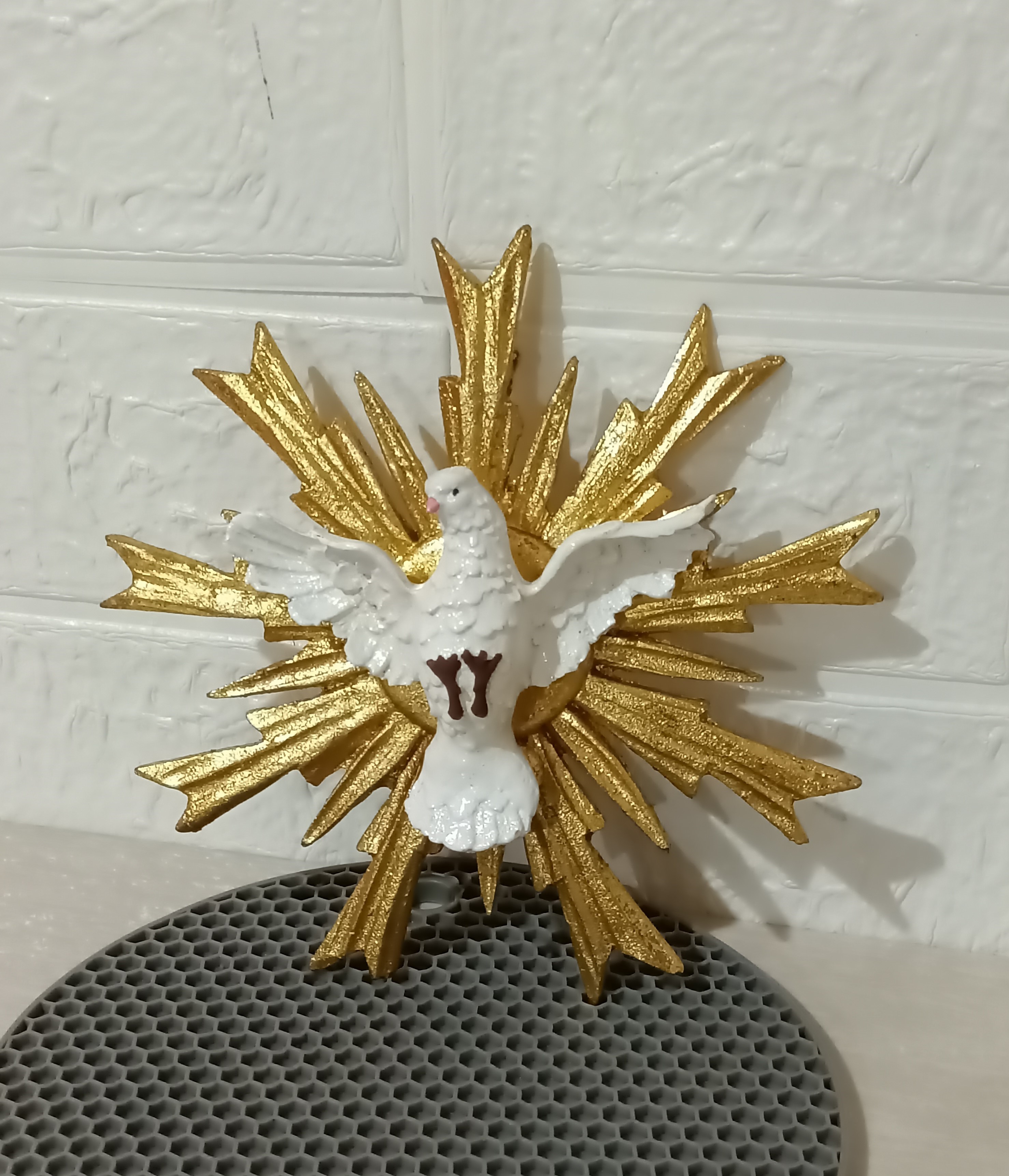 "White & Gold Holy Spirit Statue for House and Altars 7 inches | Lazada PH