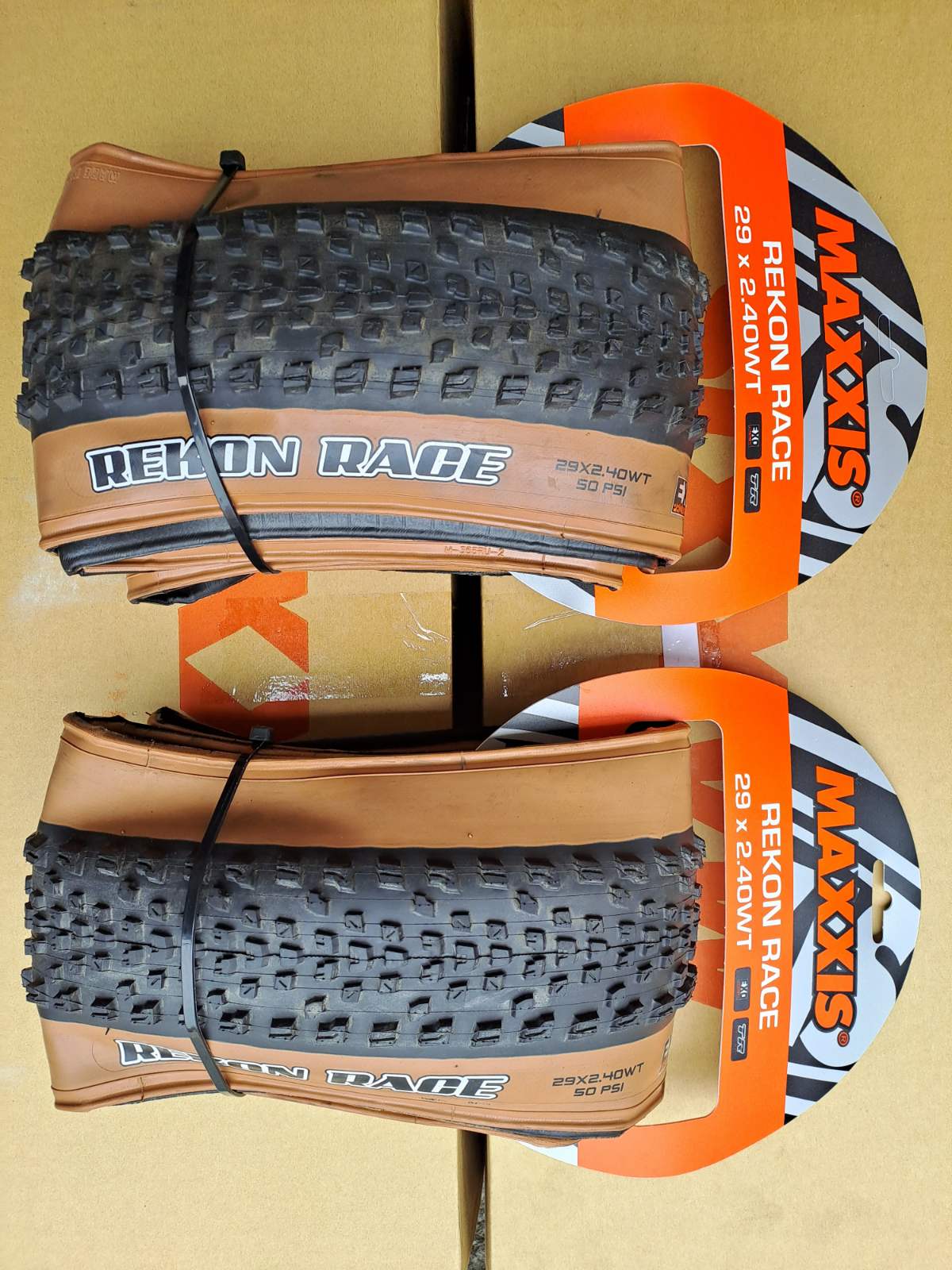 MAXXIS REKON RACE TAN WALL FOLDING TIRE PAIR | Lazada PH