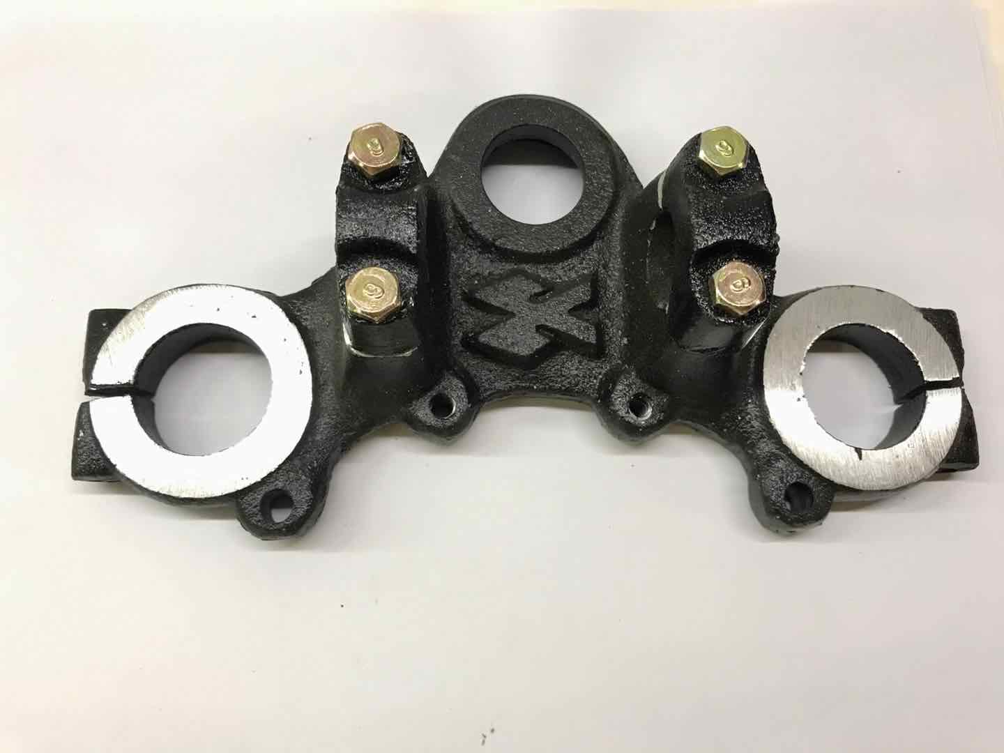 [HALO MOTOR] MOTORCYCLE HANDLE CROWN WITH CLAMP (CT100/ BAJAJ) | Lazada PH