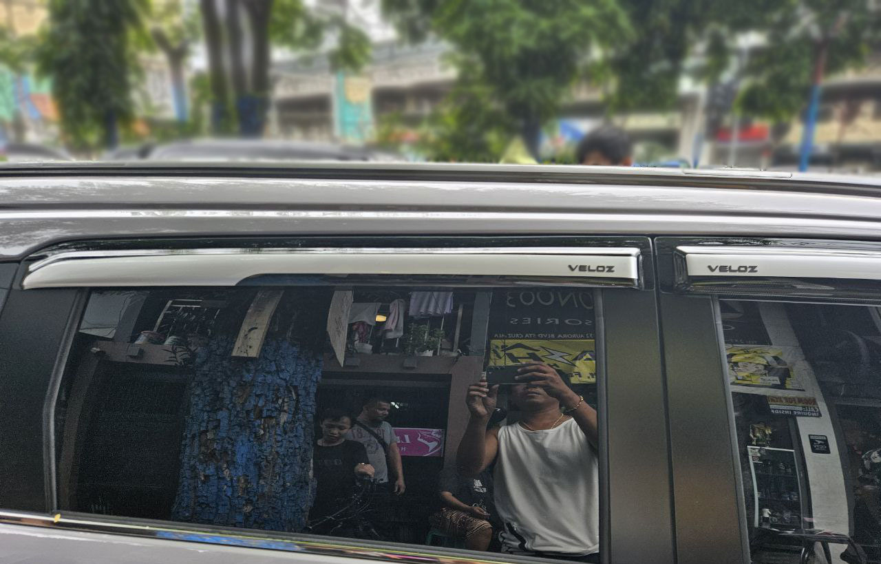 Toyota Veloz 2022 Two Tone Blacknet Rain Gutter Door Visor | Lazada PH