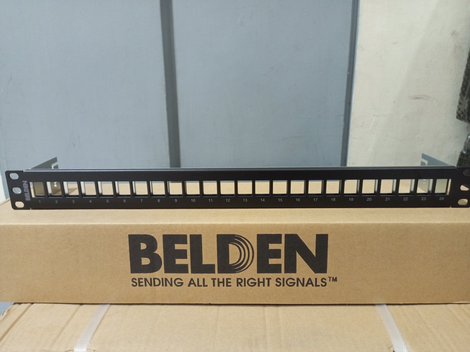 BELDEN AX106504-AP Keyconnect Unloaded Blank Panel 24-Port | Lazada PH