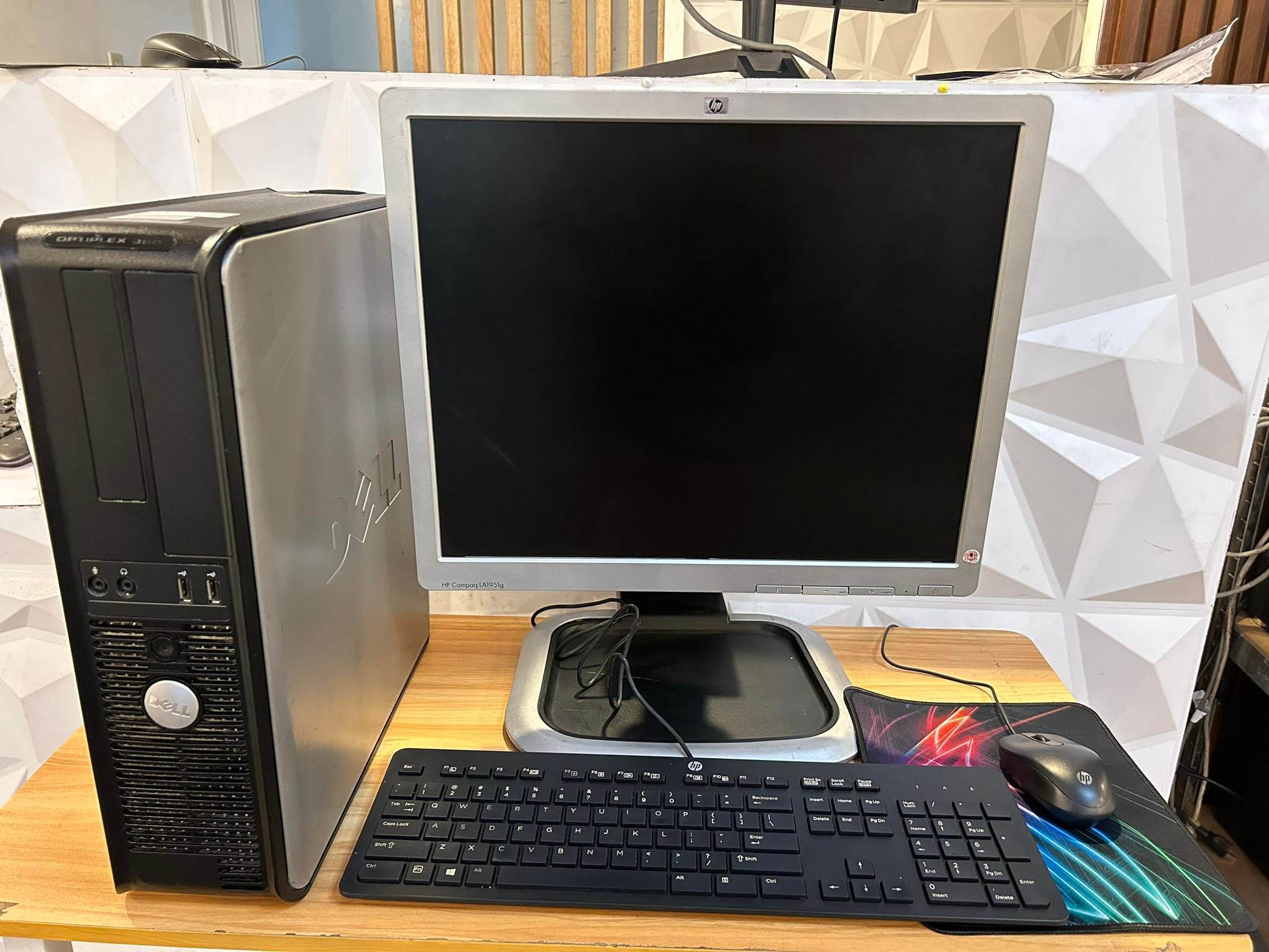 DELL COMPUTER SET INTEL CORE 2 DUO 2GB RAM 160GB 17INCHES + KEYBOARD ...