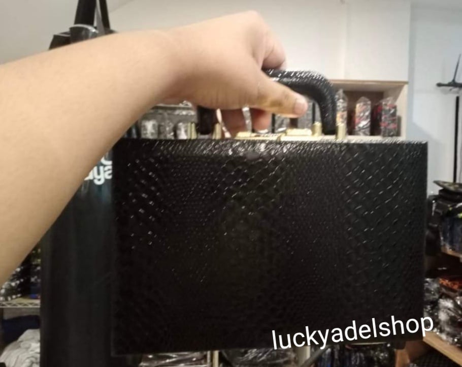 Tari Case Hard Box With Fiber Glass 24 to 28 pcs Tari Capacity (all ...