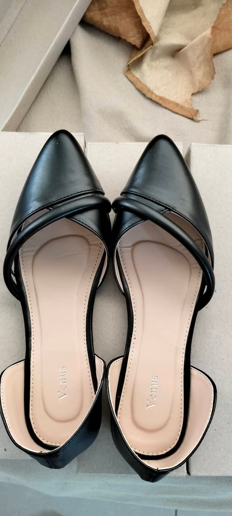 Venus Flat Shoes Black limited edition buy now | Lazada PH