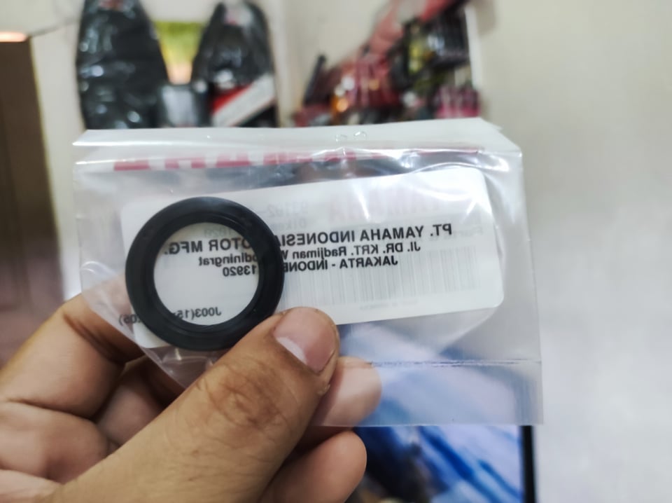 Genuine Yamaha Oil Seal (93102-24802) for Aerox v1/ Averox v2/ Nmax v2 ...
