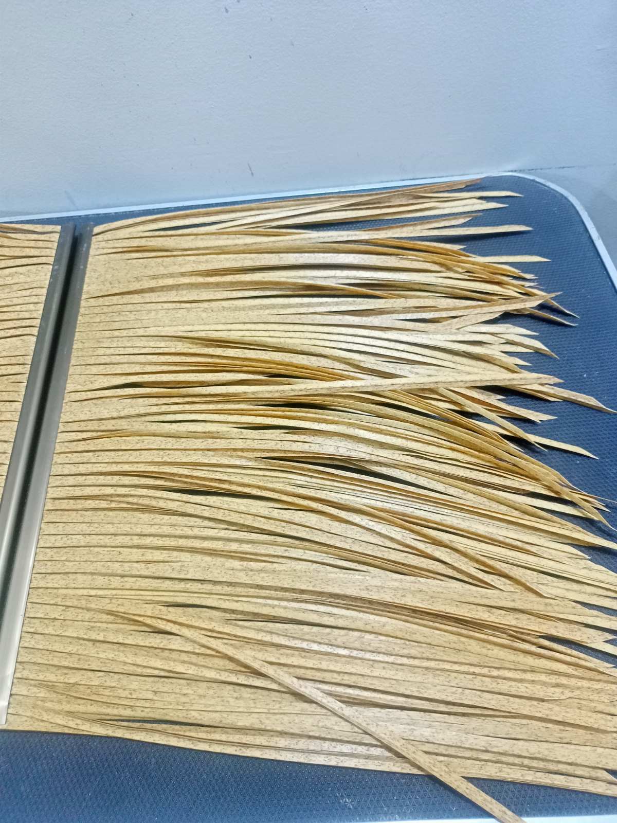 THATCH , PALAPA Roof Synthetic, 50cm x 50cm, FIREPROOF, BEST for Bahay ...