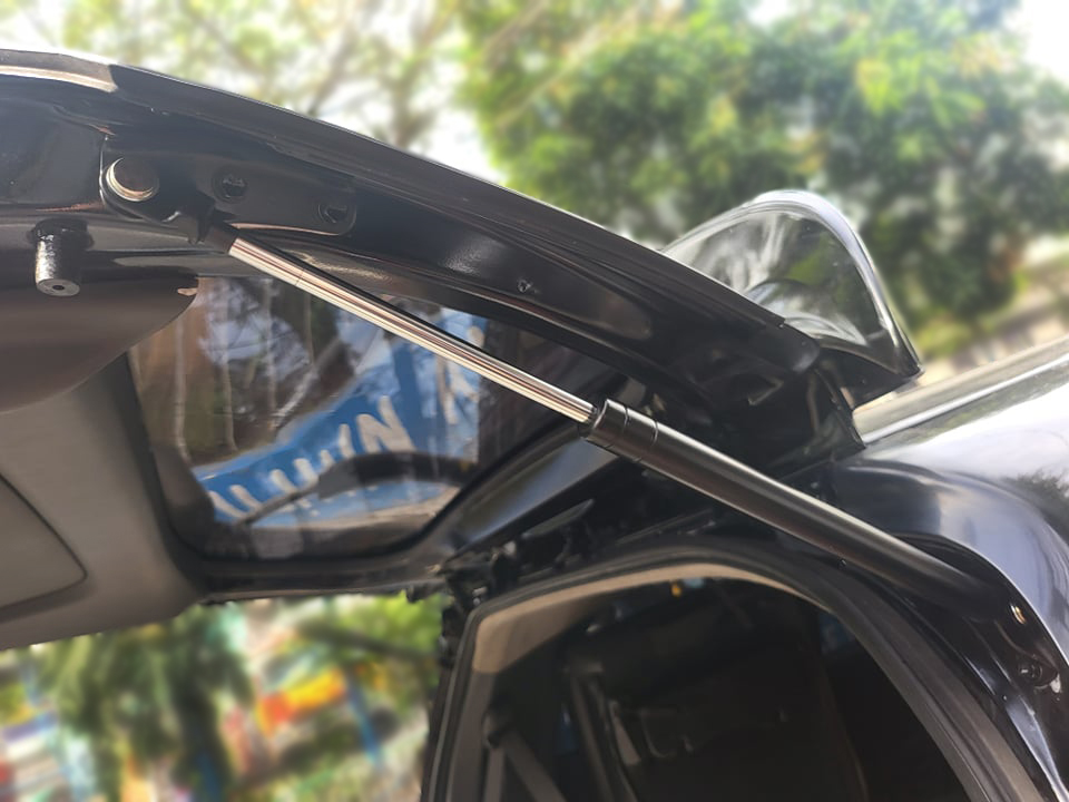 Toyota Innova 2015 Back Door Stay Defender | Lazada PH