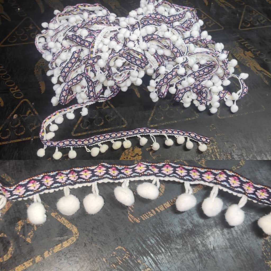 POM-Poms ito po yung Ginagamit na Pang Design sa Laylayan Ng Shorts ...