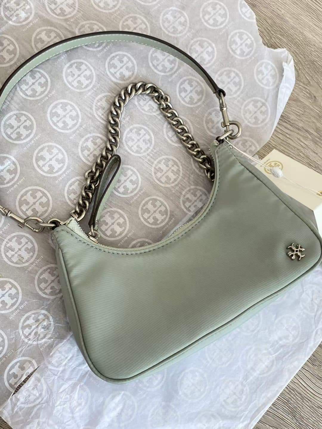 Ladies T.O.R.Y. B.U.R.C.H Mint Green Mercer Logo Plaque Small Shoulder ...