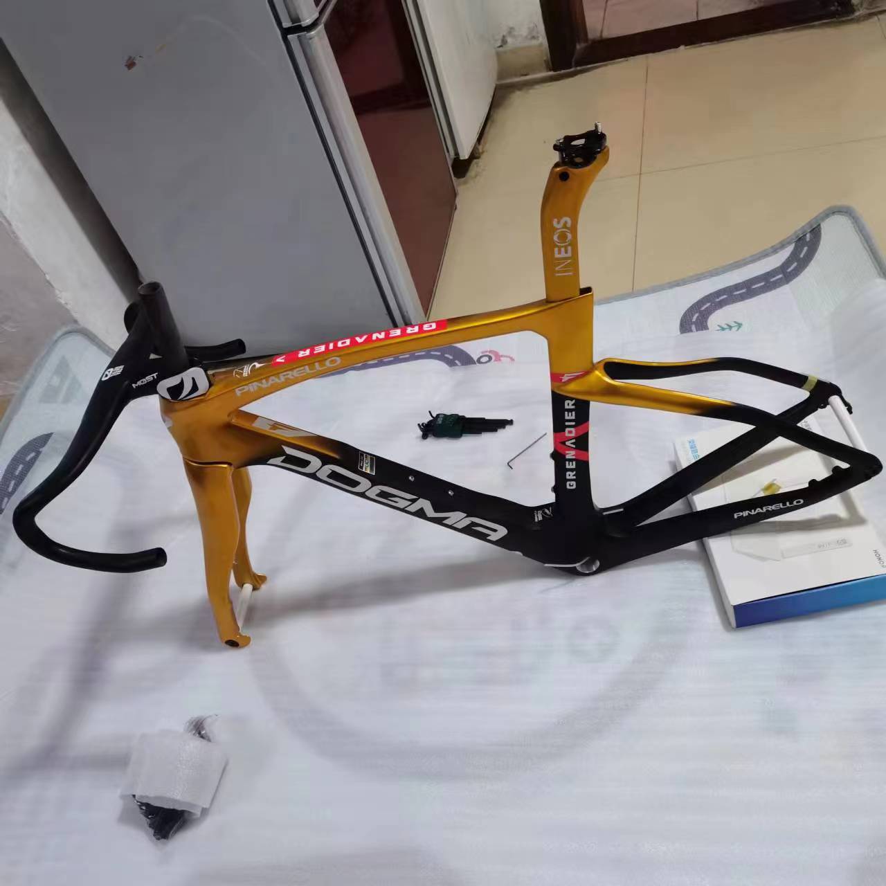 (Ready to ship!!!) Whole set Gold Black color Latest OEM Pinarello ...