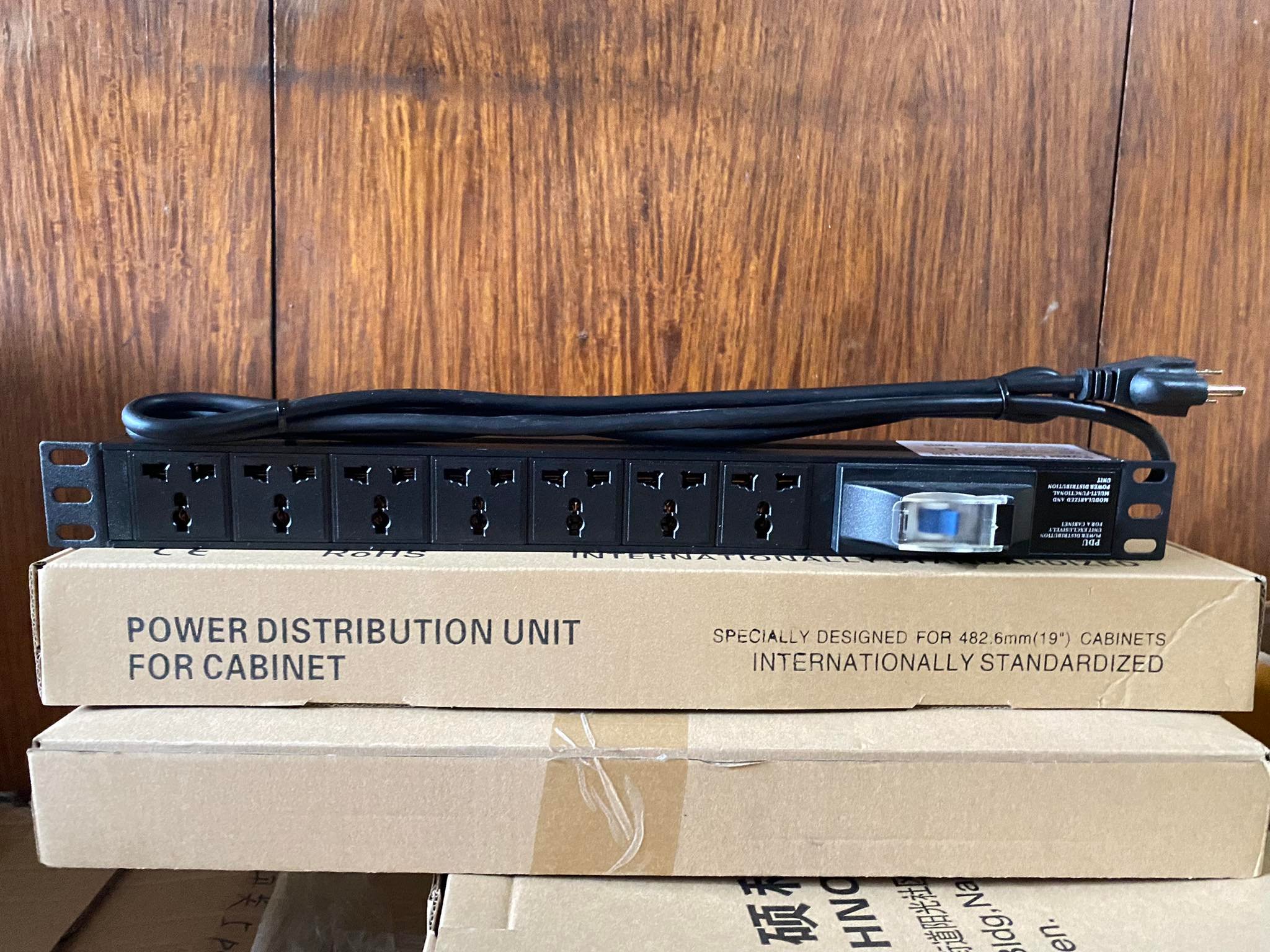 7 Slots Universal ALLOY Rack Mount PDU Power Distribution Unit Power ...