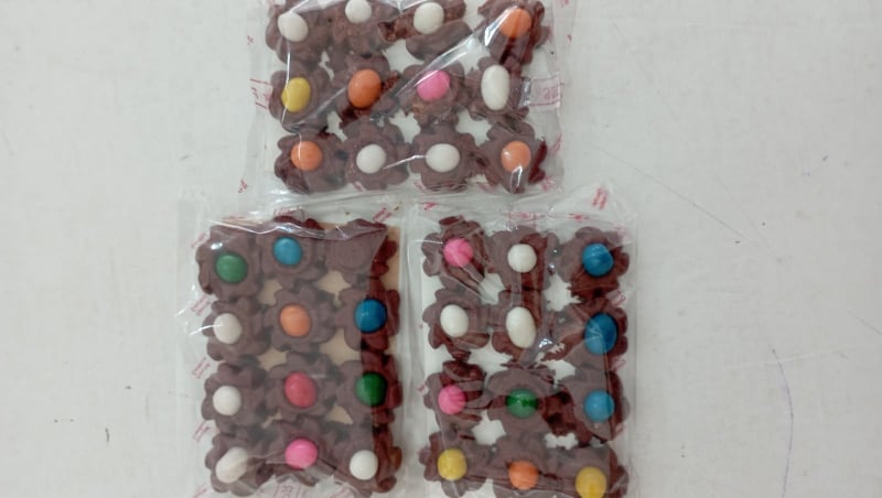 Classic Pinoy Curly Tops Sweet Candy in 4 Different Flavors (Strawberry ...