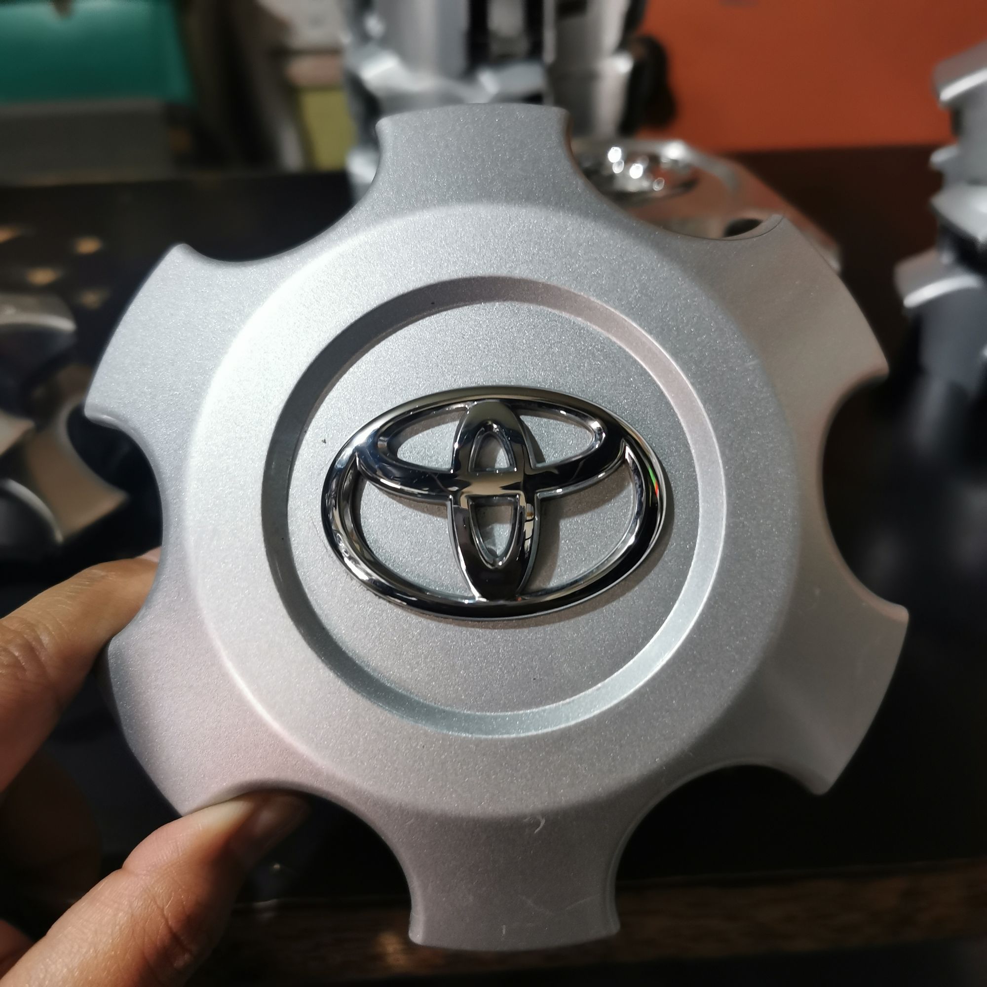 Genuine Toyota Hilux Wheel Centre Cap 4260b0k300 | canoeracing.org.uk