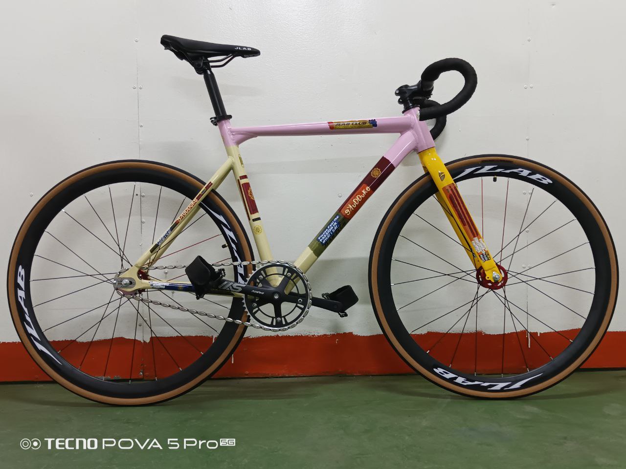 JLAB GRAFFITI YELLOW ALLOY FIXIE 700 x 28C | Lazada PH