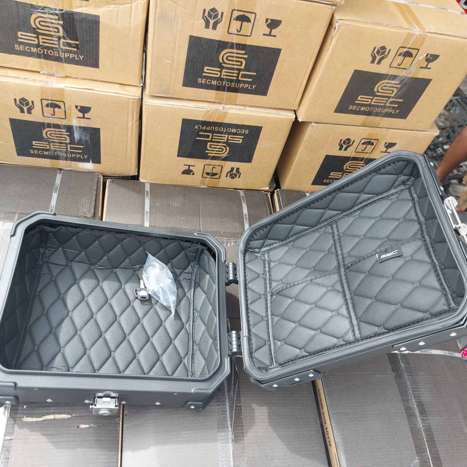 25L 28L 35L Alloy top box SEC Motobox Niwra with leather inner lining ...