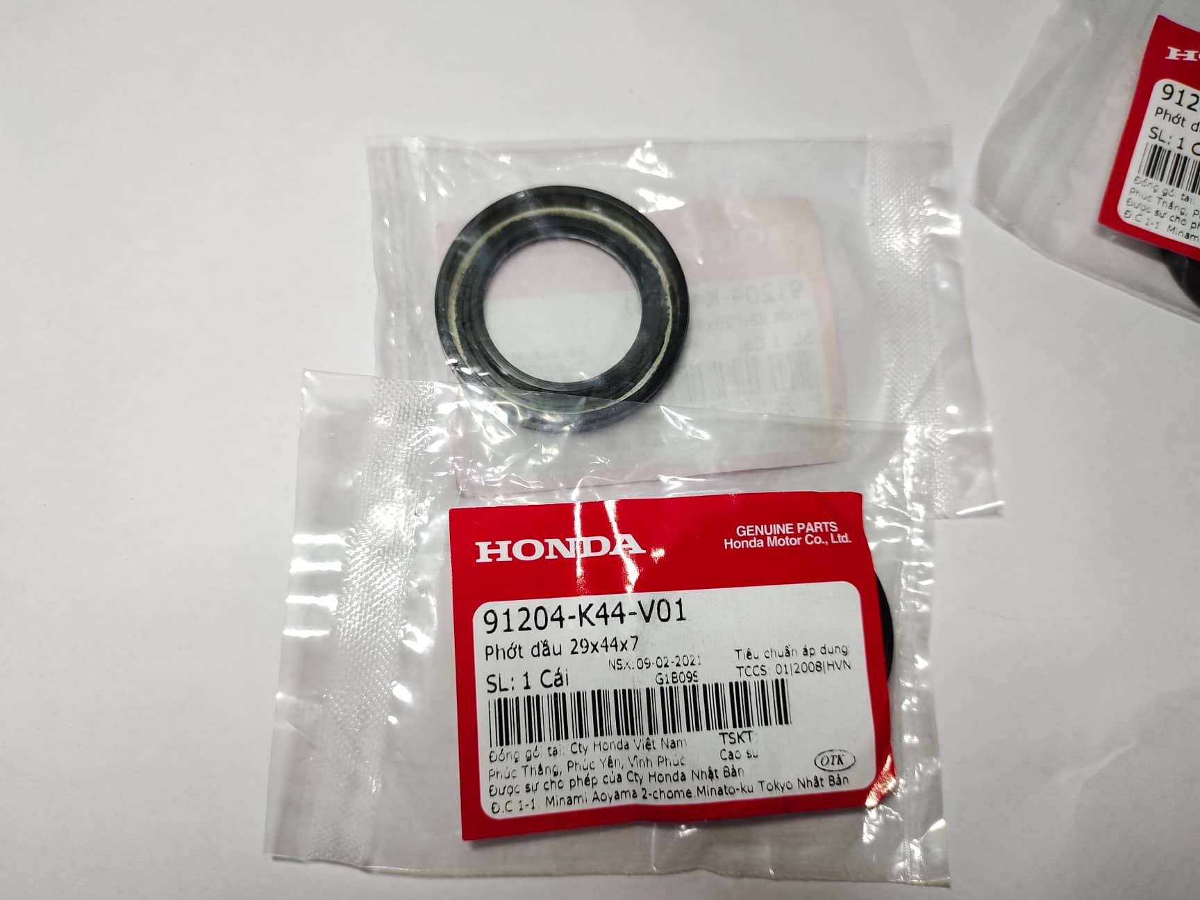 ORIGINAL HONDA TRANSMISSION OIL SEAL / REAR AXLE OIL SEAL 29x44x7 FOR BEAT 110 FI / BEAT 110 ...