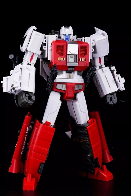 Generation Toy GT-08 Defensor Hot Spot First Aid Streetwise Blades ...