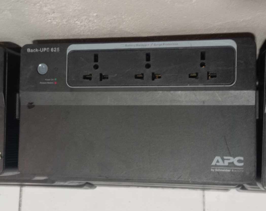 APC Back-UPS 625VA, 230V, AVR, floor OFFICE-PULL-OUT / TESTED WORKING ...