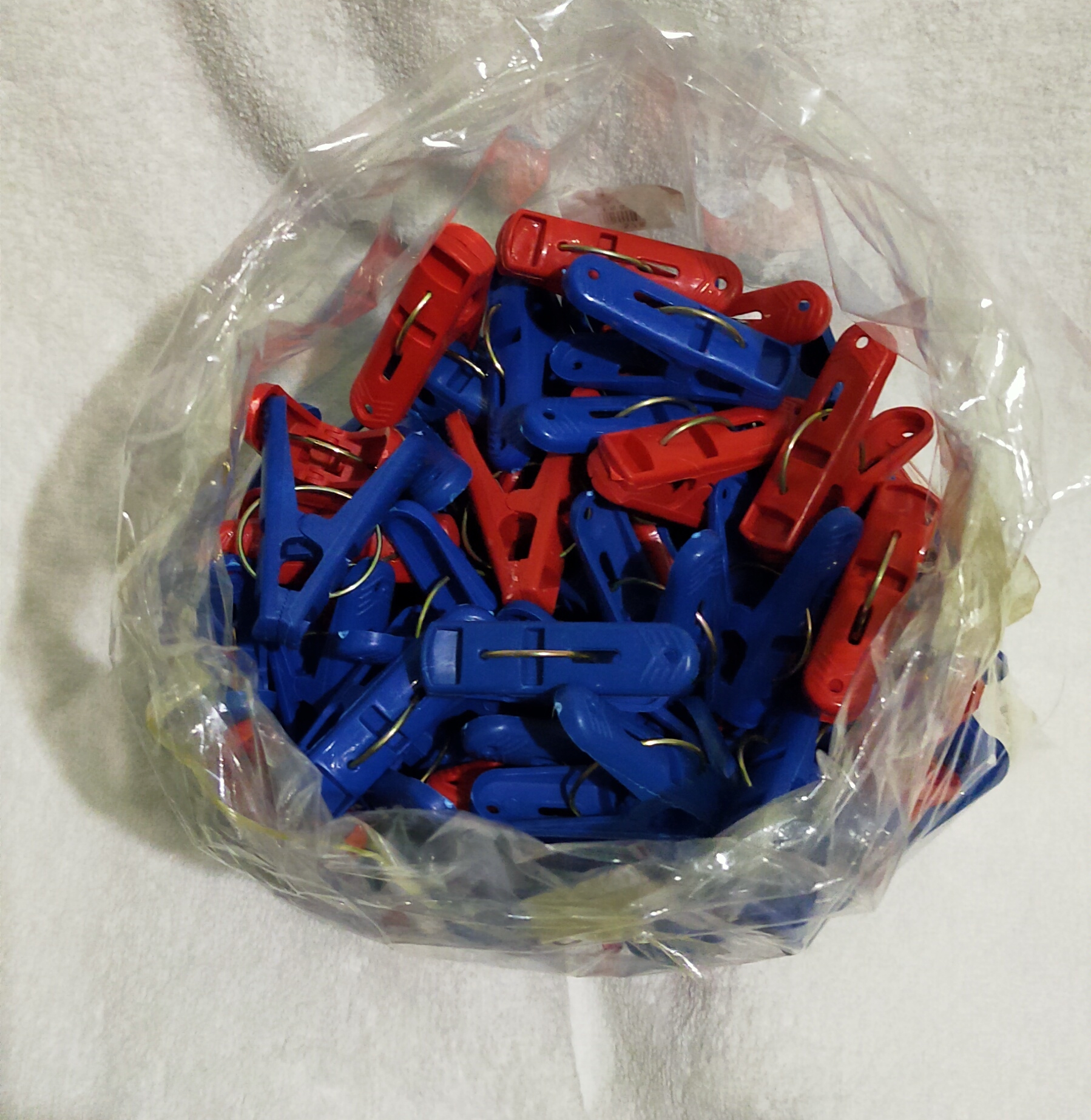 1 kilo Clips for Clothes , Sipit For Clothes / High Quality of Pure ...