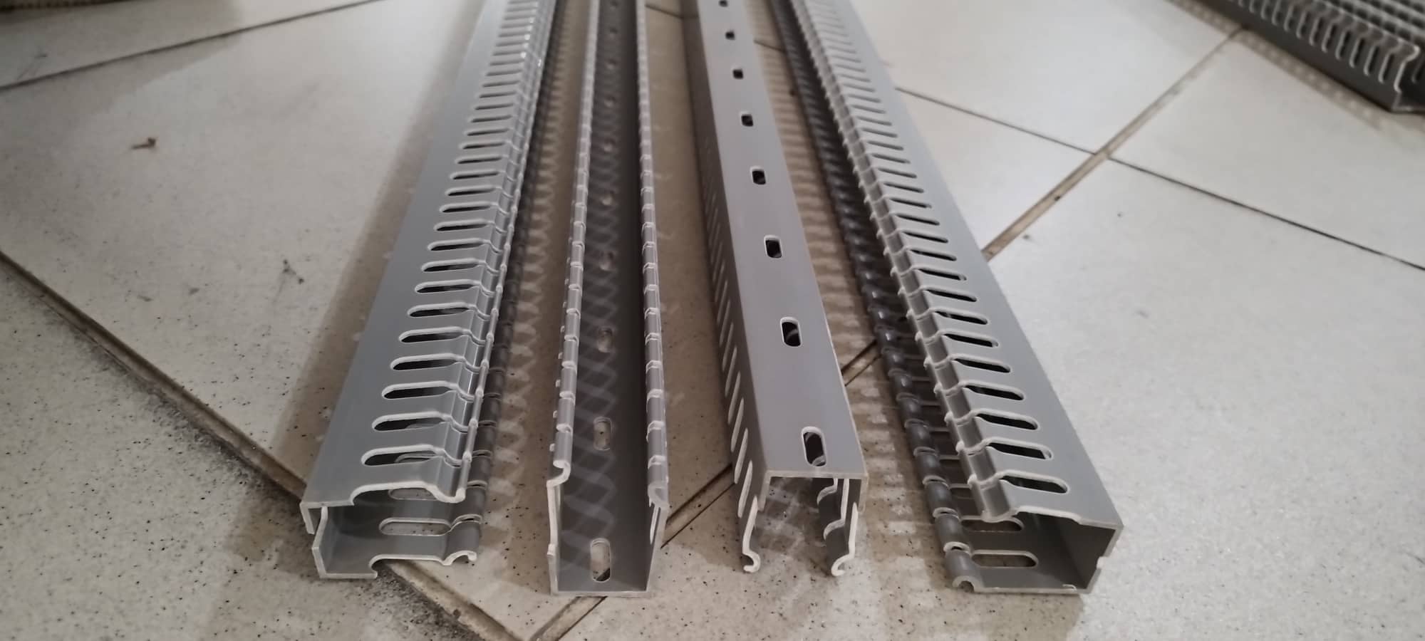 Oppo 40mmx25mm PVC Slotted Cable Duct Gray 1 Meter Length PXC-4025 ...