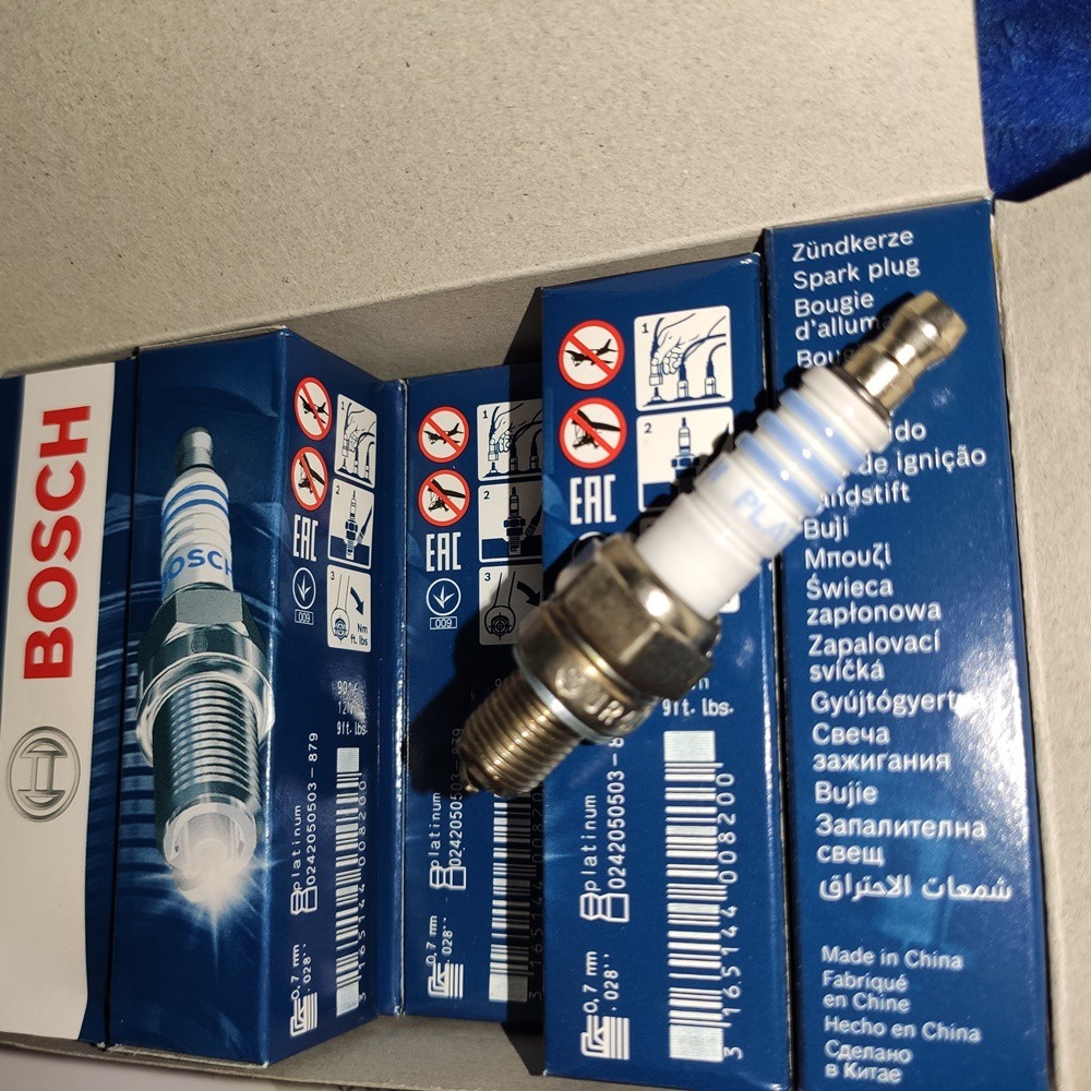 BOSCH UR4AP Platinum Spark Plug (Mio Sporty XRM 110 Honda Wave 110 or ...