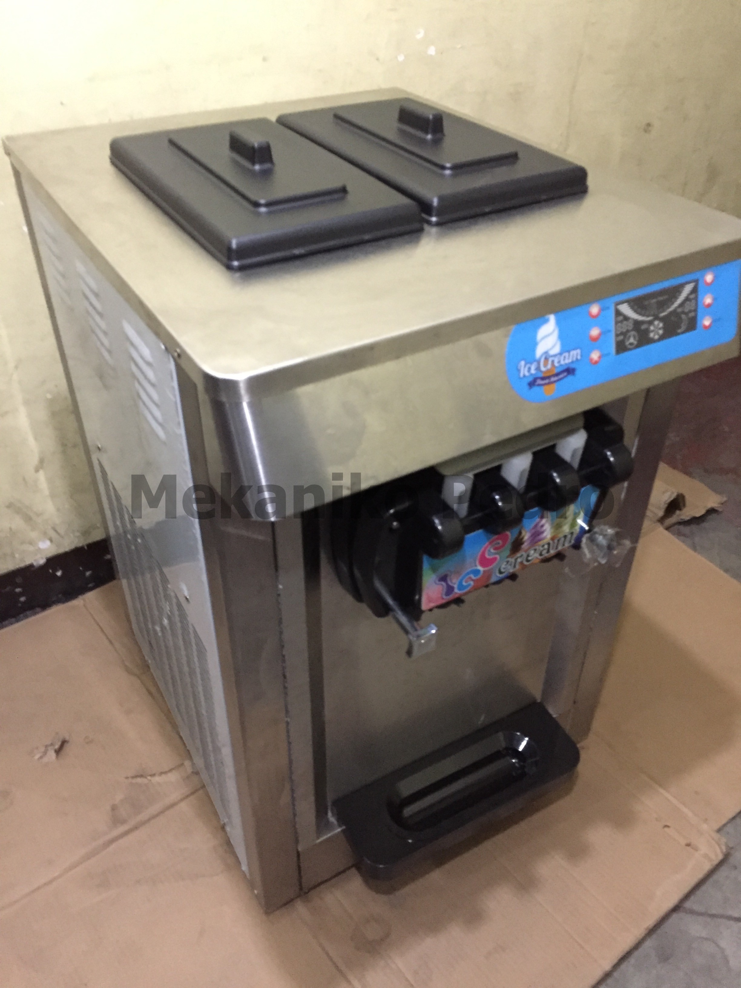 Soft Ice Cream Machine ECONO Model 3 Nozzle Table Top Stainless Steel ...