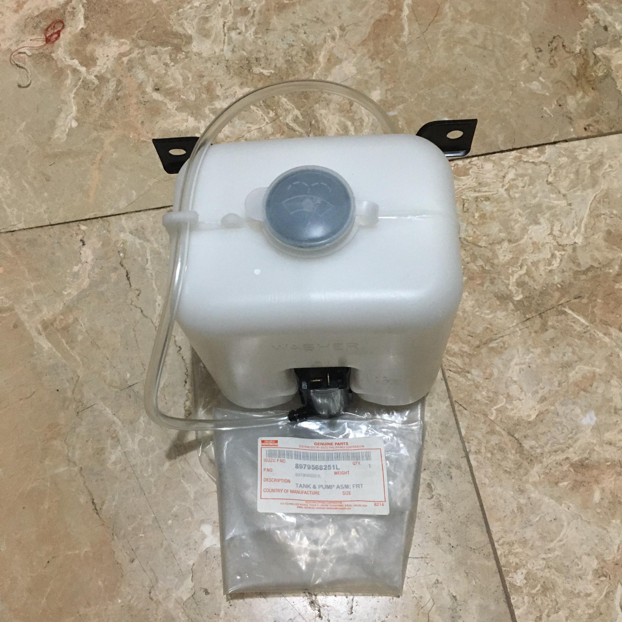 GENUINE/ORIGINAL ISUZU CROSSWIND/SPORTIVO WINDSHIELD WASHER RESERVOIR ...