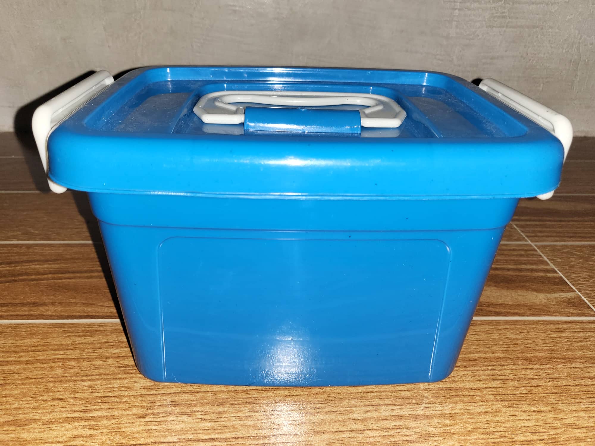 89 pesos High quality storage box with cover lock and handle / mini ...