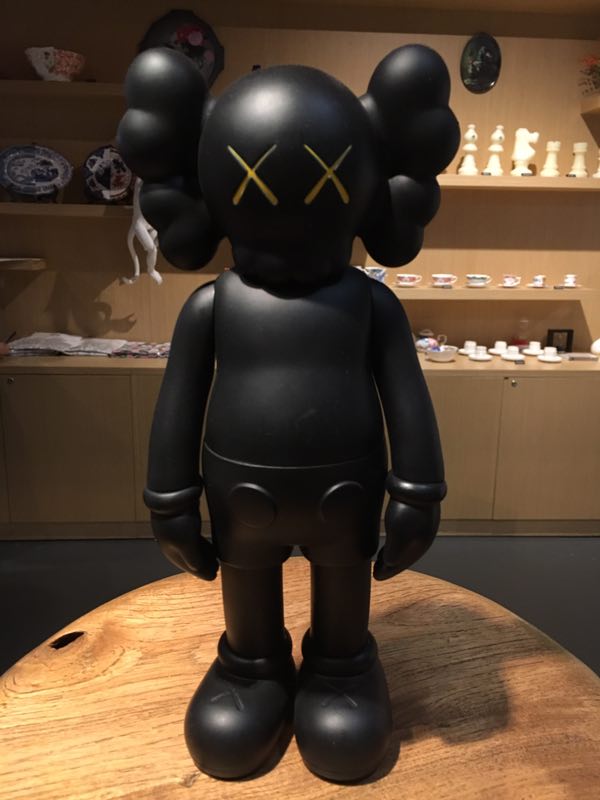 Mand kaws 16-inch prototype | Lazada PH