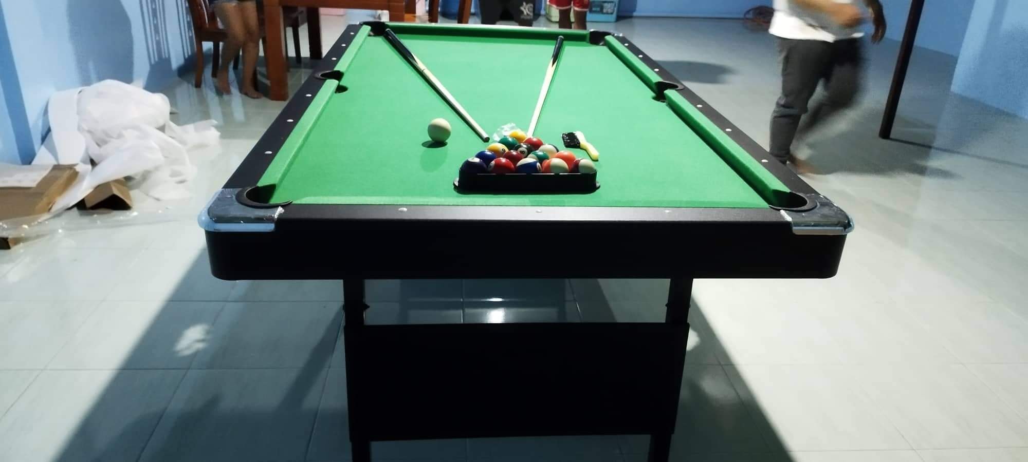 4x7 Brandnew Imported Billiards Table with complete set accessories ...