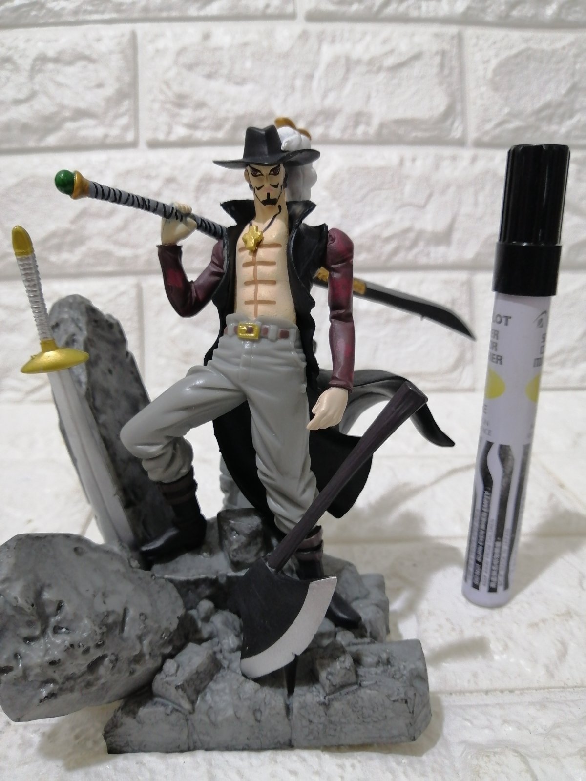 One Piece Dracule Mihawk Action Figure | Lazada PH