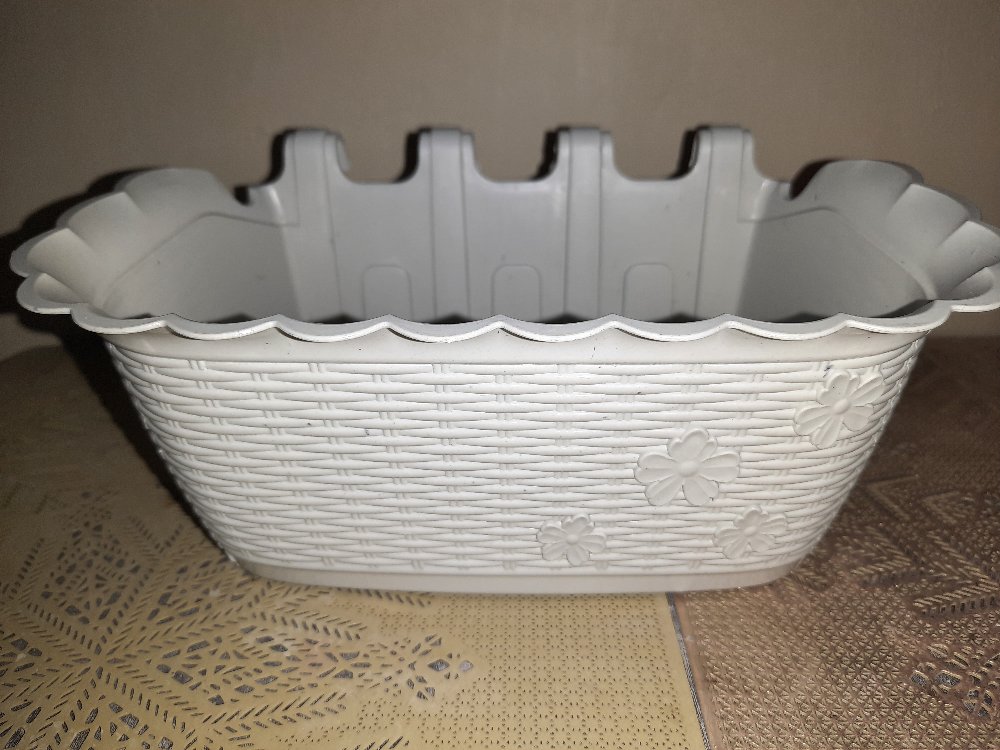 cute elegant white rattan with flower designed BIG wall pot (4 and 5 ...