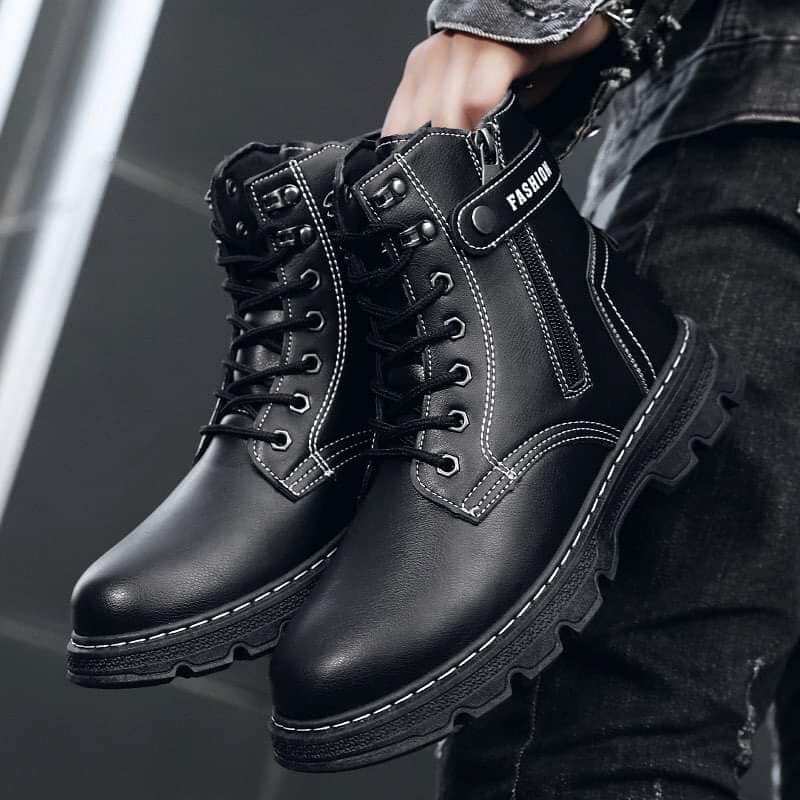 Madz Saleeee New Men's Best Seller Trendy Leather Material Cool Black ...