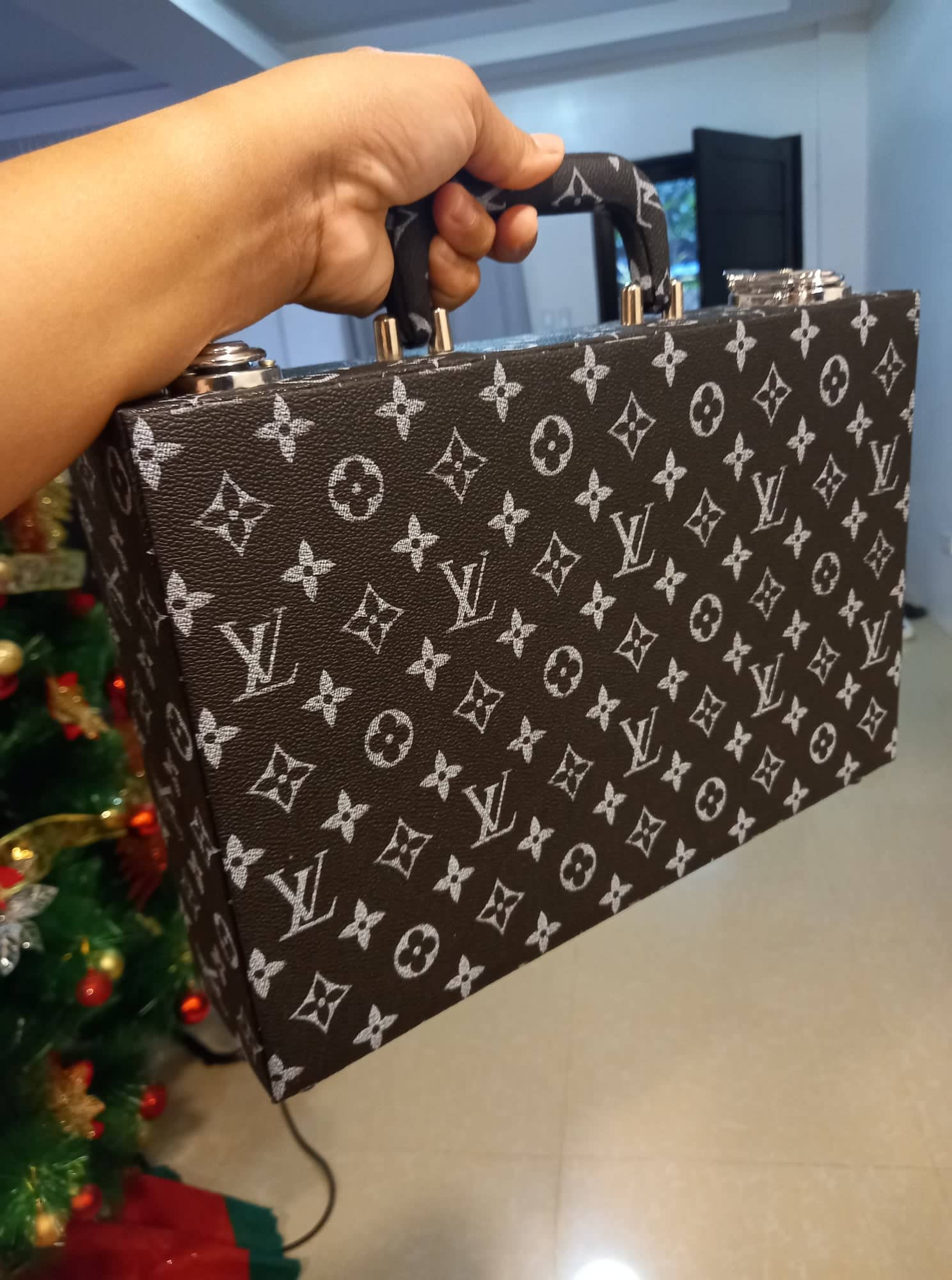 TARI CASE HARD BOX 48 CAPACITY WITH FIBER GLASS GOOD QUALITY | Lazada PH