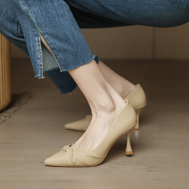 👠👠👠 French small black point of fine with high heels with female ...