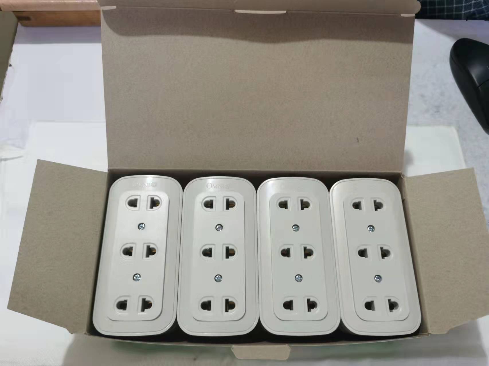 Omni original surface 3 gang convenience outlet 10A 250V model: WSO-003 ...