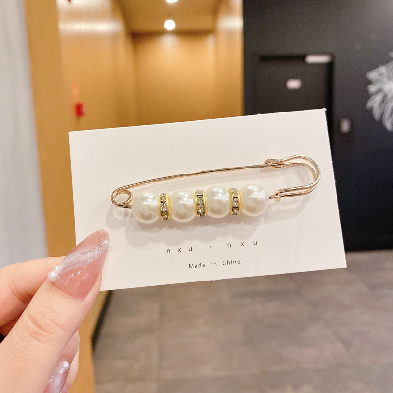 Hanni. Waistband Pin Accessories Good Quality Pearls Crystal Gold ...