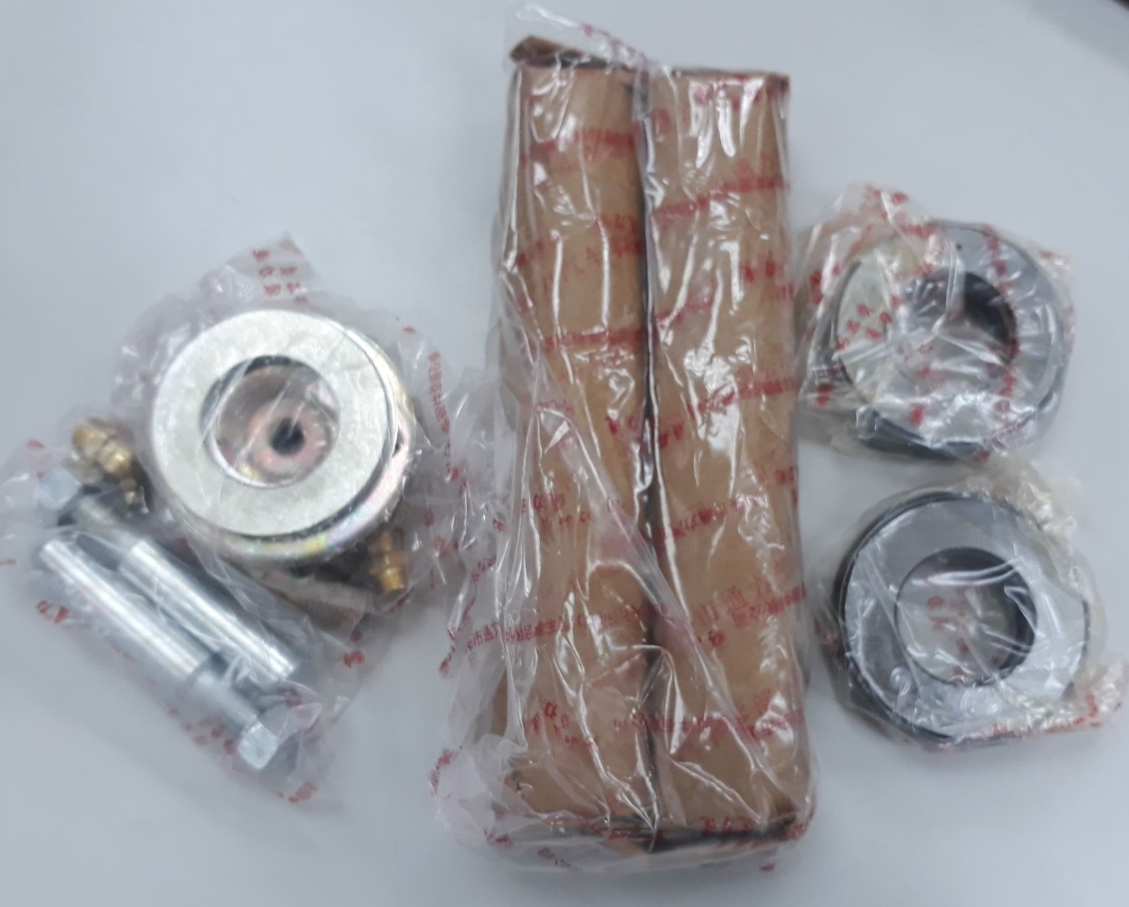 KINGPIN REPAIR KIT FOTON TORNADO 4.2 / 4.4 / 4.5 / 4.8 / 5.2 / 6.1 ...